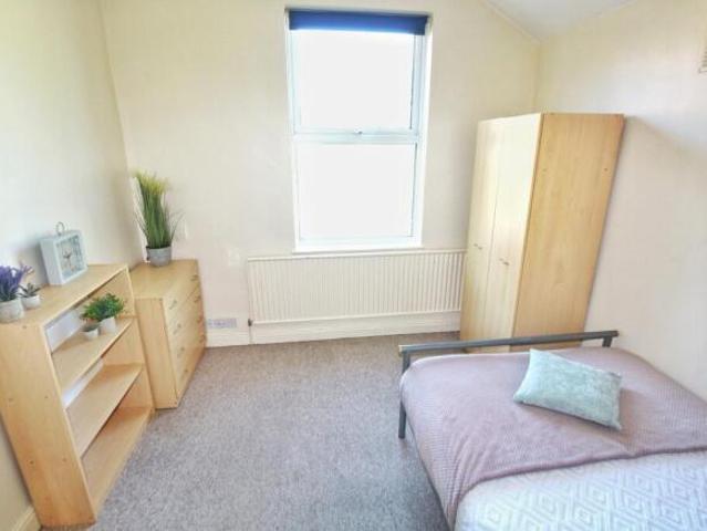 1 bedroom house share for rent in 103 Carholme Road, Lincoln, Lincolnshire, LN1 1RT, LN1