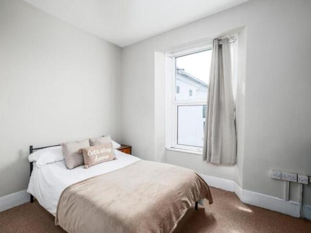 1 bedroom house share for rent in 10 Cheltenham Place, Mutley, Plymouth, PL4