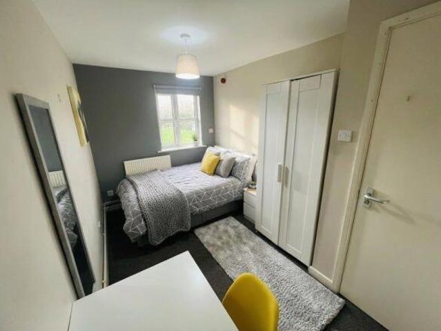 1 bedroom house share for rent in 24 Denison Court, NG7