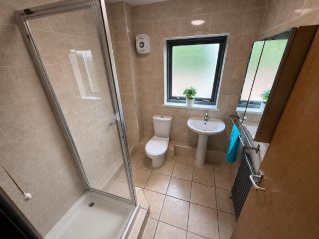 1 bedroom house share for rent in 26 Broom Walk 4 BED STUDENT HOUSE 1 spare room, S3