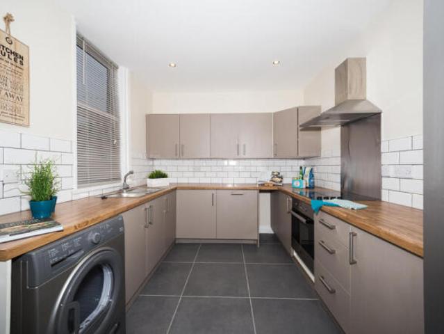 1 bedroom house share for rent in 26 Stanmore Road, Burley, Leeds, LS4 2RU, LS4