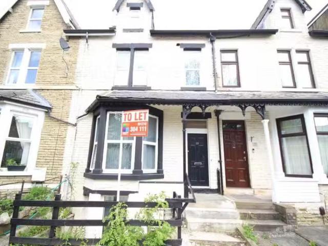 1 bedroom house share for rent in 29 Pemberton Drive, Bradfor.