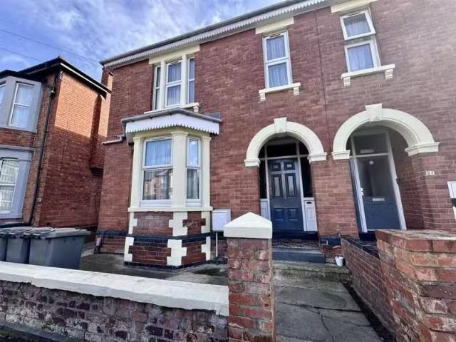 1 bedroom house share for rent in 85 Park End Road, Gloucester.