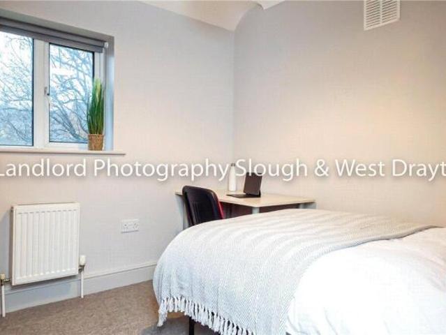 1 bedroom house share for rent in Cobbett Road, Guildford, Surrey, GU2