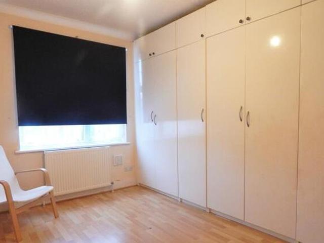 1 Bedroom House Share For Rent In Colliers Wood, London