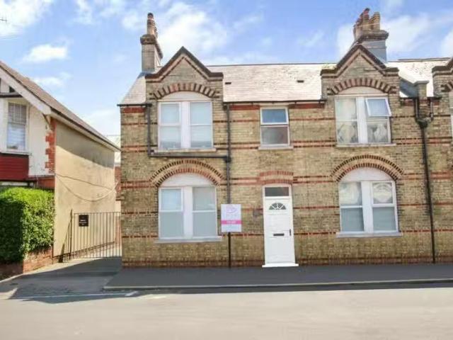 1 bedroom house share for rent in Commercial Road, Eastbourne.