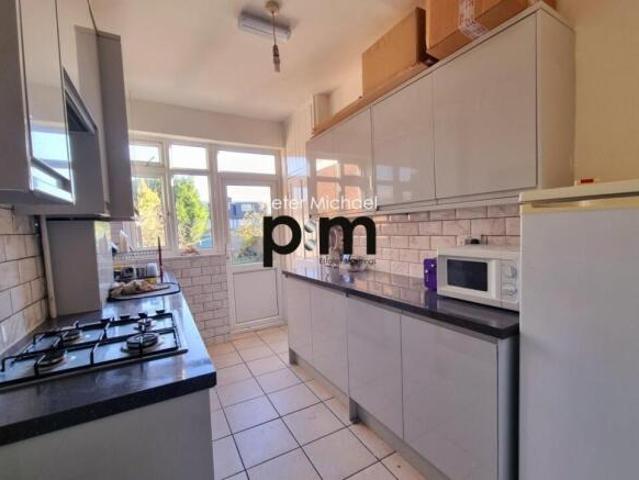 1 bedroom house share for rent in Connaught Gardens, Palmers Green, N13