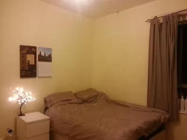 1 bedroom house share for rent in Corporation Road, Cardiff Ci.