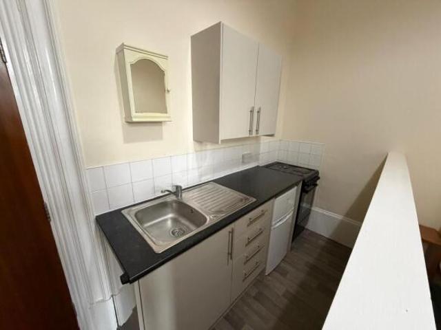 Studio flat for rent in Carholme Road, Lincoln, LN1