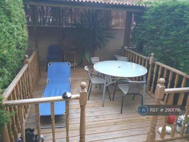 1 bedroom house share for rent in Carisbrooke Gardens, London, SE15
