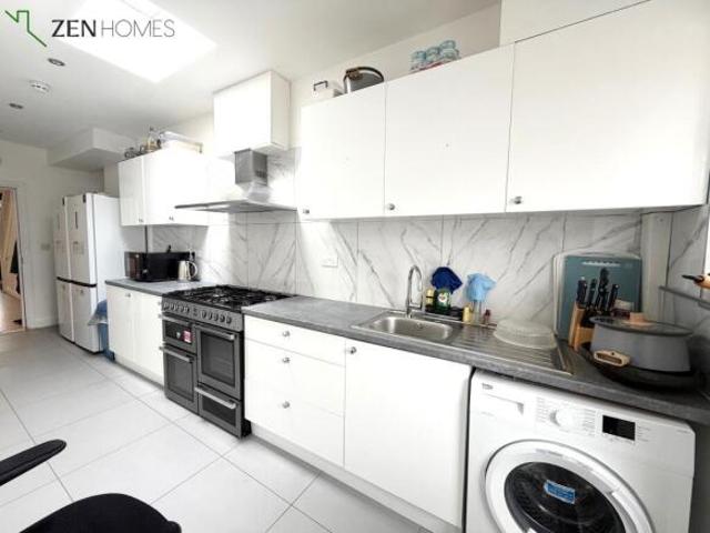 1 bedroom house share for rent in Carlton Terrace, Great Cambridge Road, London, N18