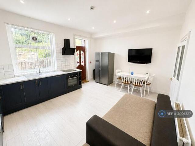 1 bedroom house share for rent in Carr Lane, Shipley, BD18
