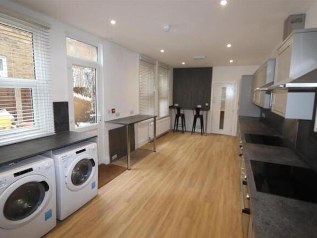 1 bedroom house share for rent in Central Avenue, Southend On Sea, SS2