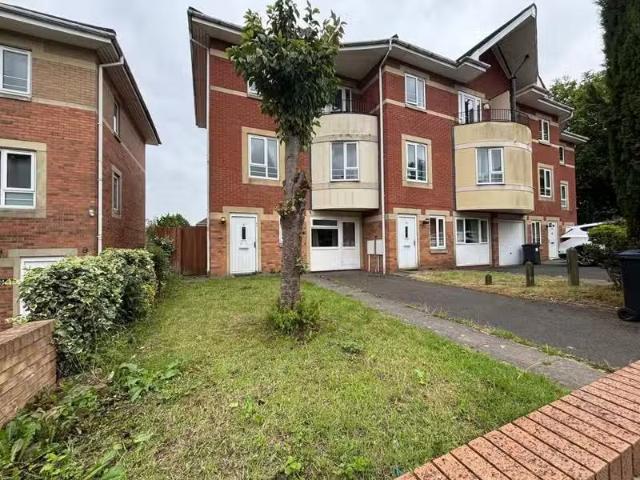 1 bedroom house share for rent in Central Park Drive, B18