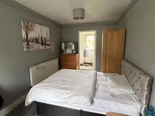 1 bedroom house share for rent in Central Park Drive, Hockley.