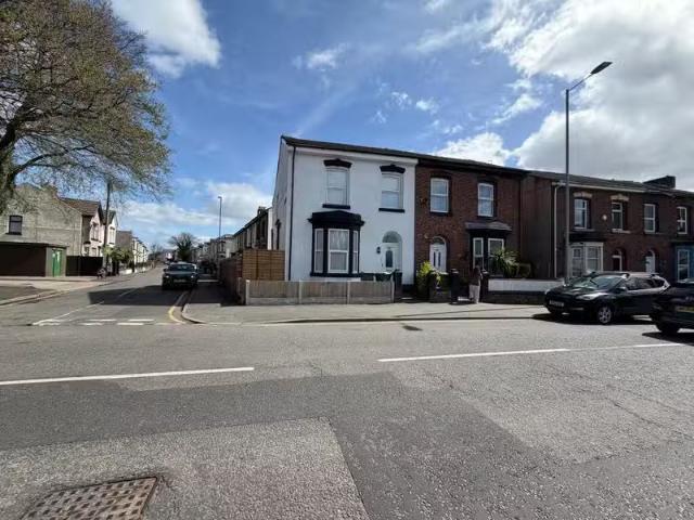 1 bedroom house share for rent in Church Road, CH42