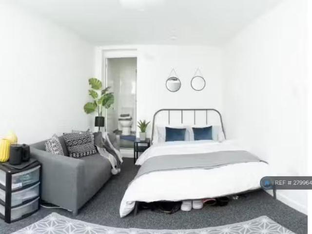 1 bedroom house share for rent in Church Road, Bristol, BS5