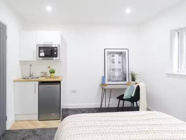 1 bedroom house share for rent in Charter Avenue, Canley, Cove.