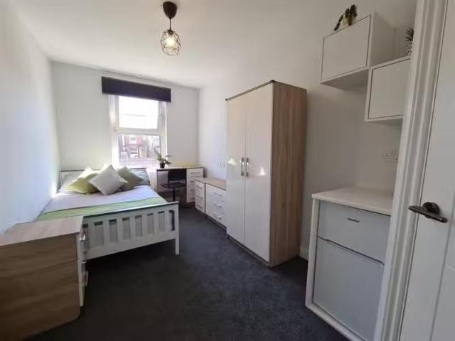 1 bedroom house share for rent in Claremont Road, Smethwick, B66