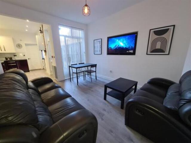 1 bedroom house share for rent in Claremont Road, Smethwick, Birmingham, B66