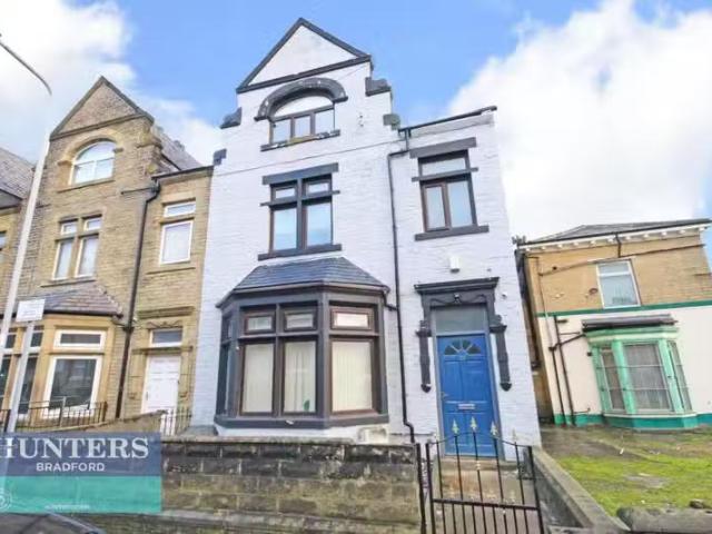 1 bedroom house share for rent in Claremont Villas, Claremont.