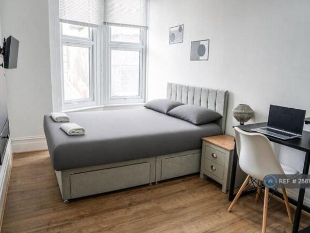 1 bedroom house share for rent in Clifftown Road, Southend On Sea, SS1
