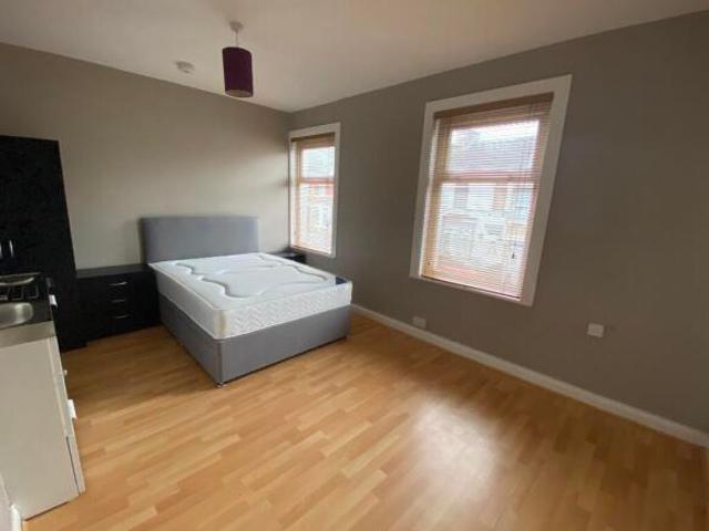 1 bedroom house share for rent in Clifton Street, Old Town, Swindon, SN1