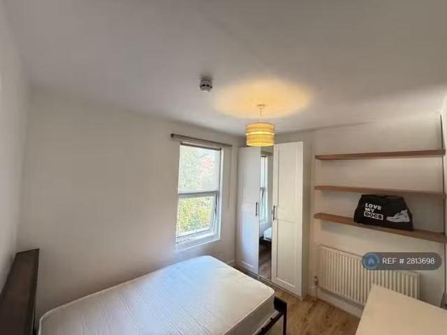 1 bedroom house share for rent in Crofton Road, London, E13