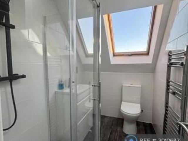 1 bedroom house share for rent in Crossways Road, Mitcham, CR4