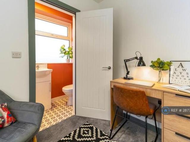 1 bedroom house share for rent in Crown Lane, Bolton, BL6