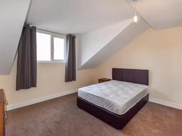 1 bedroom house share for rent in Cutler Heights Lane, Bradfor.
