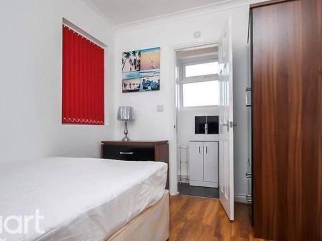 1 bedroom house share for rent in Addison Road Reading RG1 8EN RG1