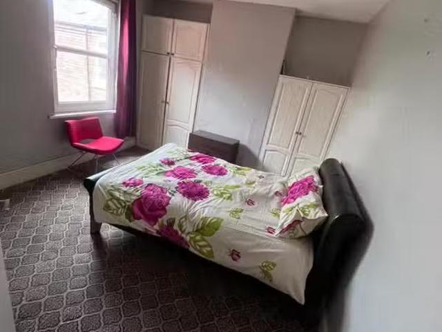1 bedroom house share for rent in Alexander Road, Abirds Green.