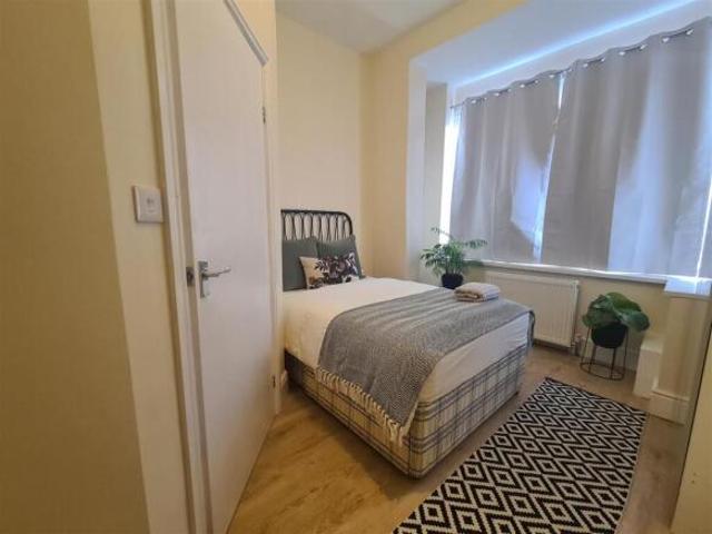 1 bedroom house share for rent in Arden Road, Smethwick, Birmingham, B67