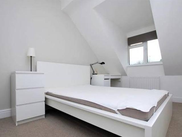 1 bedroom house share for rent in Ardmore Avenue Guildford GU2