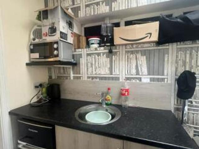 1 bedroom house share for rent in Ashcroft Road Luton LU2 9AA, LU2