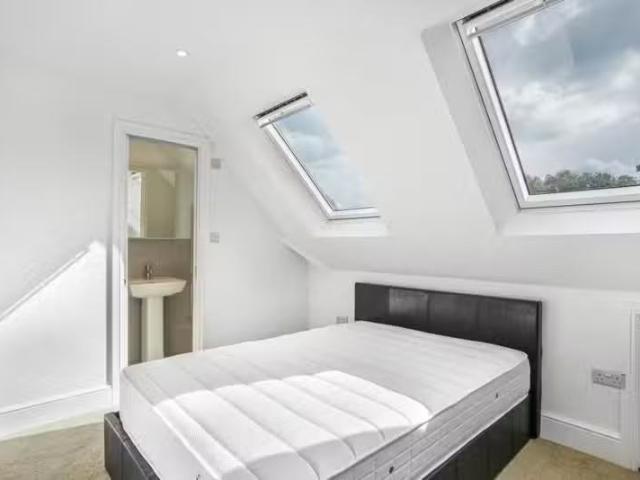 1 bedroom house share for rent in Ashenden Road, Guildford, GU2