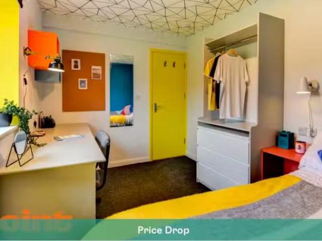 1 bedroom house share for rent in Auckland Drive, BN2