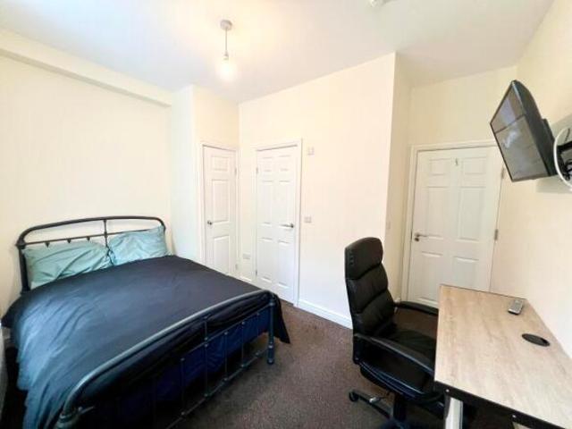 1 bedroom house share for rent in Available Now, DE1