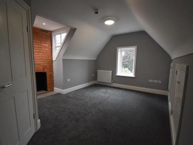1 bedroom house share for rent in Bath Road, Reading, RG1 6HN, RG1