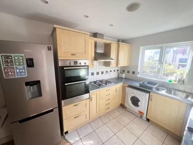 1 bedroom house share for rent in Bartholomews Square, Horfiel.