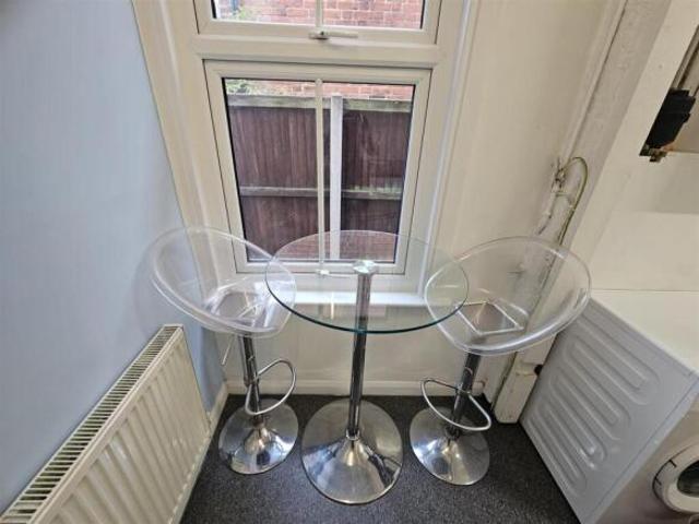 4 bedroom semi detached house for rent in Beaconsfield Road, Canterbury, CT2