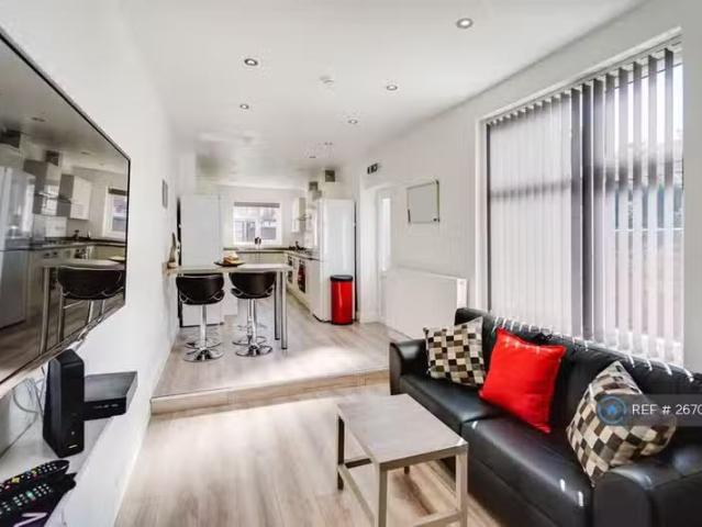 1 bedroom house share for rent in Bearwood Road, Smethwick, B66