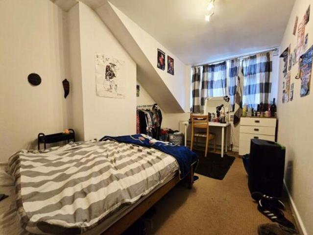 1 bedroom house share for rent in Beechwood View, Burley, Leeds, LS4