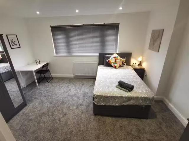 1 bedroom house share for rent in Beeches Road, West Bromwich.