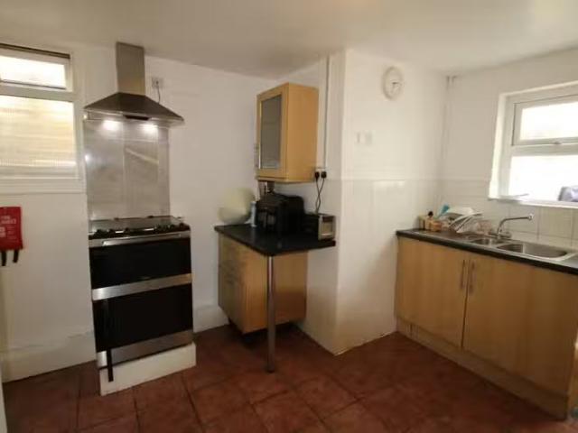 1 bedroom house share for rent in Bensham Manor Road, Thornton.