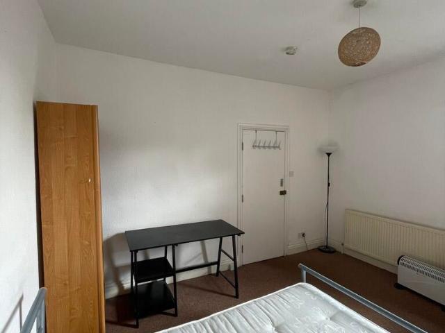 1 bedroom house share for rent in Berridge Road, Forest Fieds, NG7