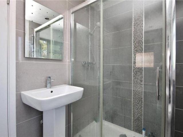 1 bedroom house share for rent in Blackwell Avenue, Guildford, Surrey, GU2
