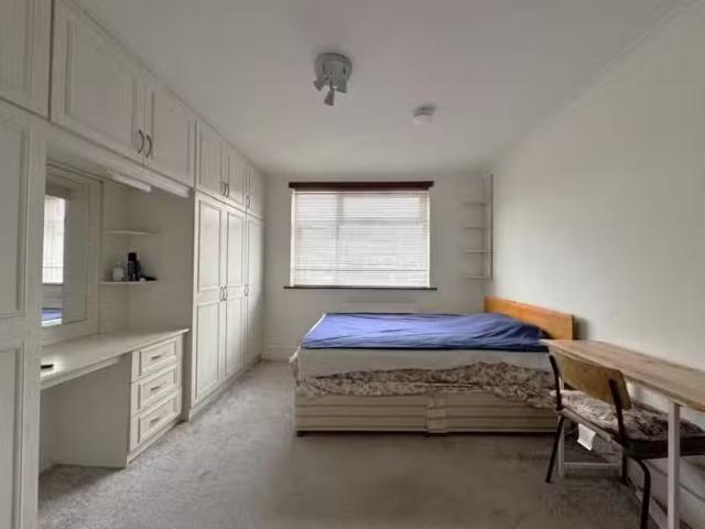 1 bedroom house share for rent in Blenheim Road, North Harrow.