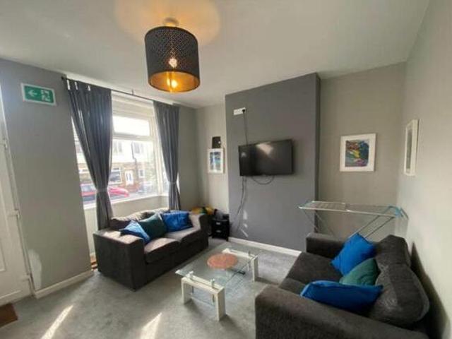 1 Bedroom House Share For Rent In Bramley